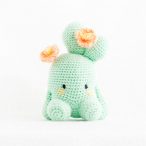 Ella es Emma el cactus, amigurumi dulce de tejer. Ideal souvenirs